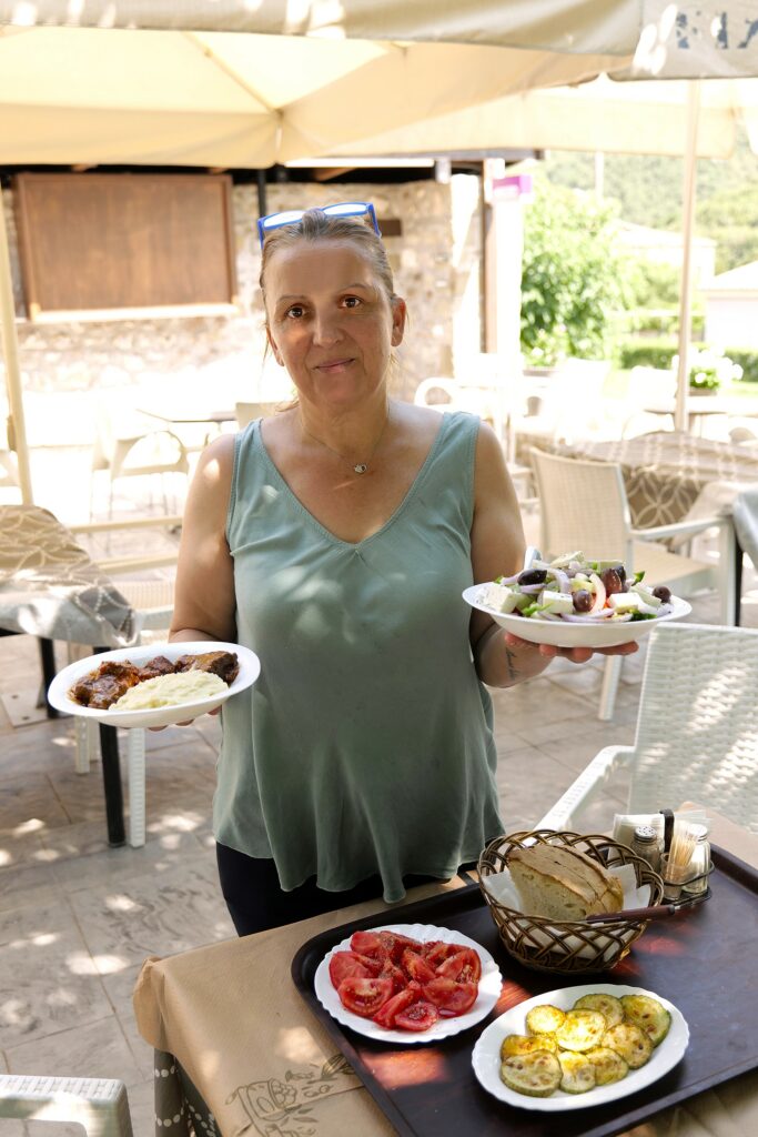 6 στάσεις για φαγητό στο οδοιπορικό του Αχελώου ποταμού