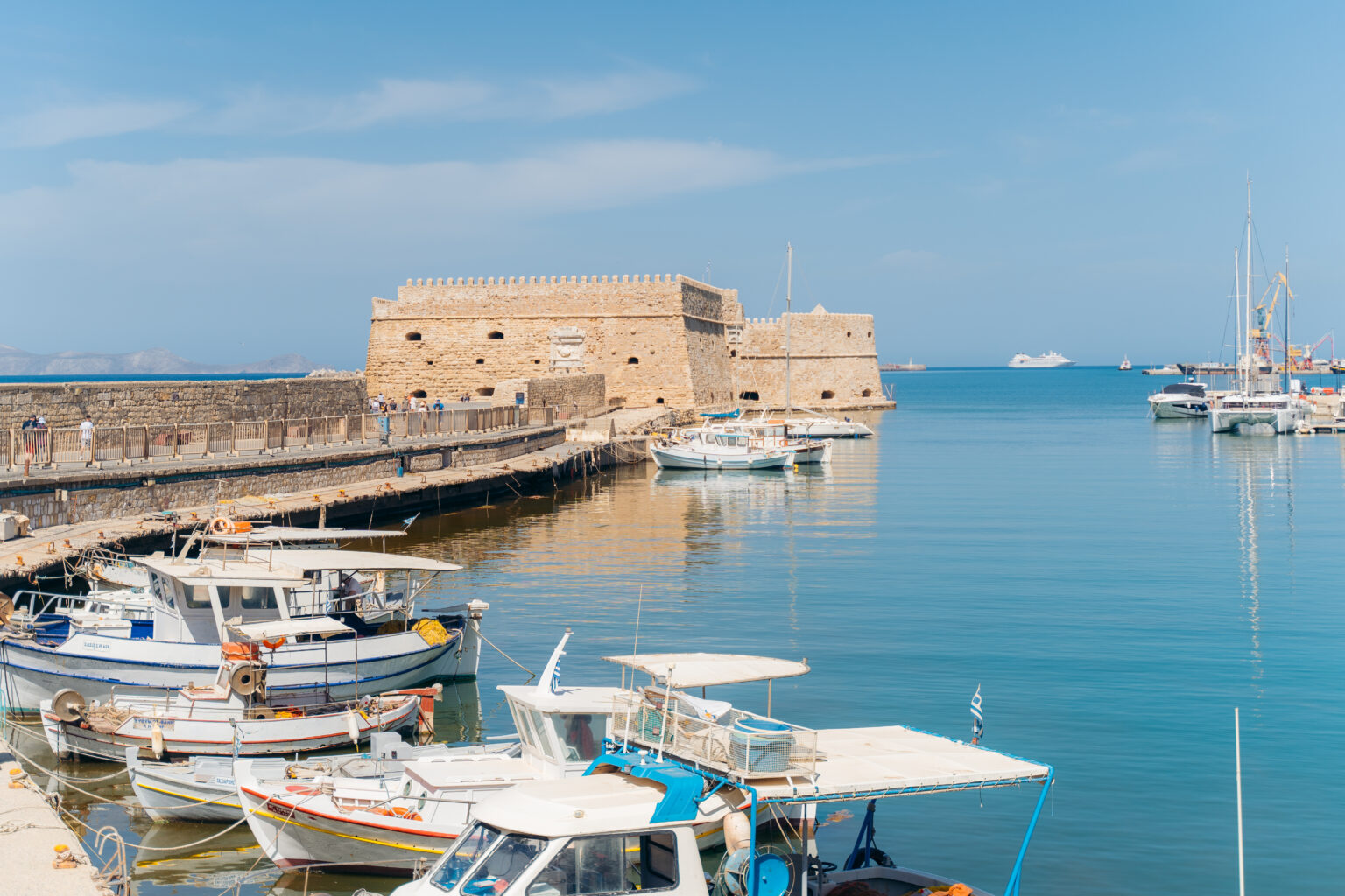 Ηράκλειο τον Οκτώβριο: Εκεί που το καλοκαίρι καλά κρατεί | travel.gr