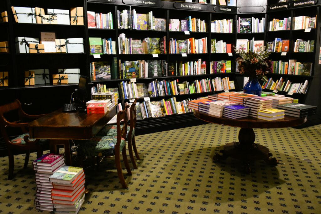 5 βιβλιοπωλεία στο Λονδίνο με εξαιρετικές ταξιδιωτικές συλλογές | travel.gr