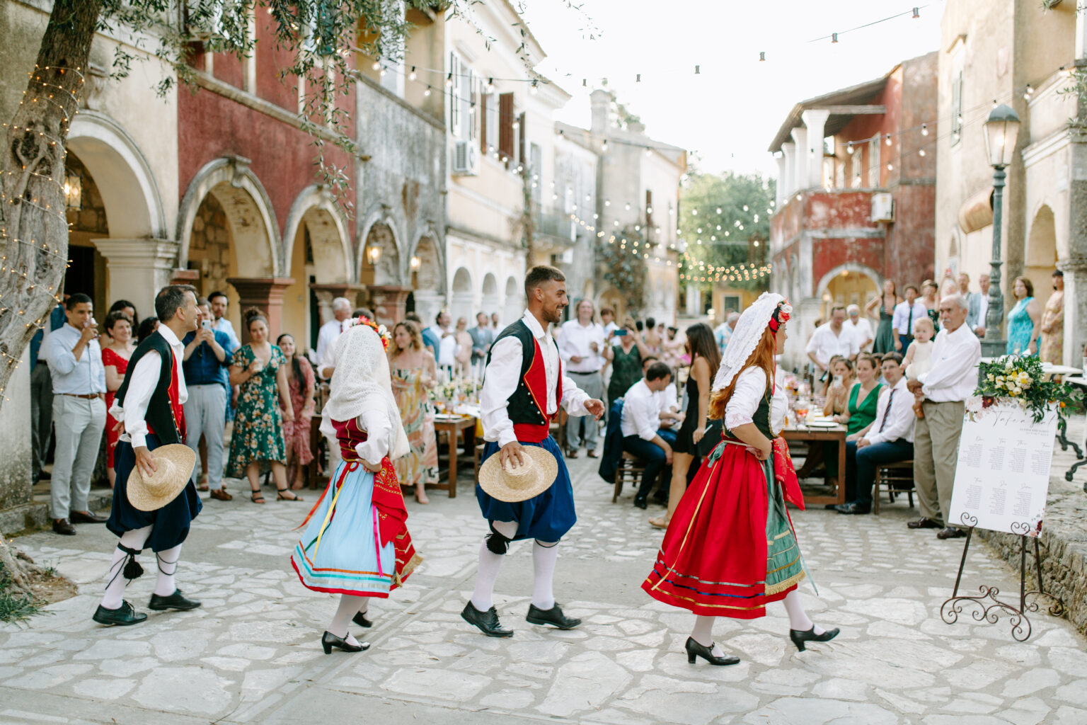 Πάσχα στην Κέρκυρα: Ένα ξενοδοχείο-κόσμημα καθρεφτίζει όλη την ομορφιά ...
