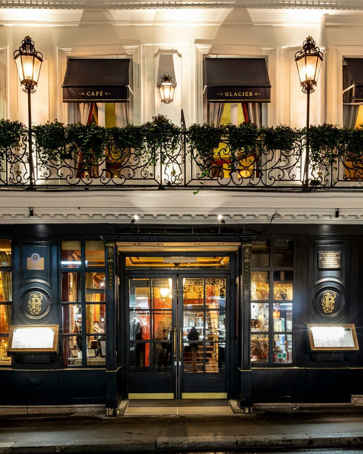 Le Procope: Εκεί όπου σύχναζαν εμβληματικές μορφές της ιστορίας της Γαλλίας