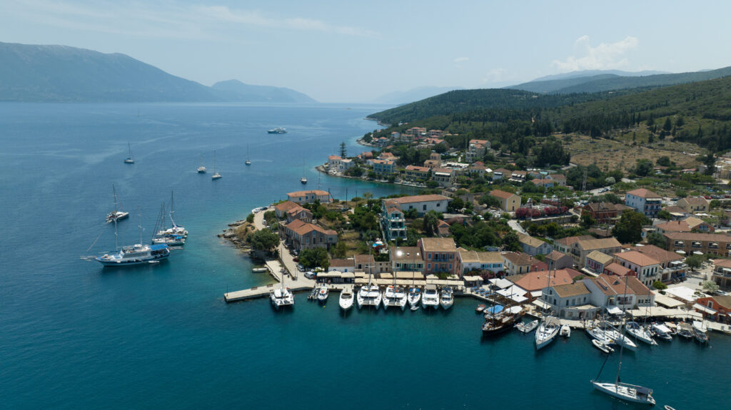 Κεφαλονιά: Εξερευνώντας το Φισκάρδο, έναν ζωντανό πίνακα στο Ιόνιο