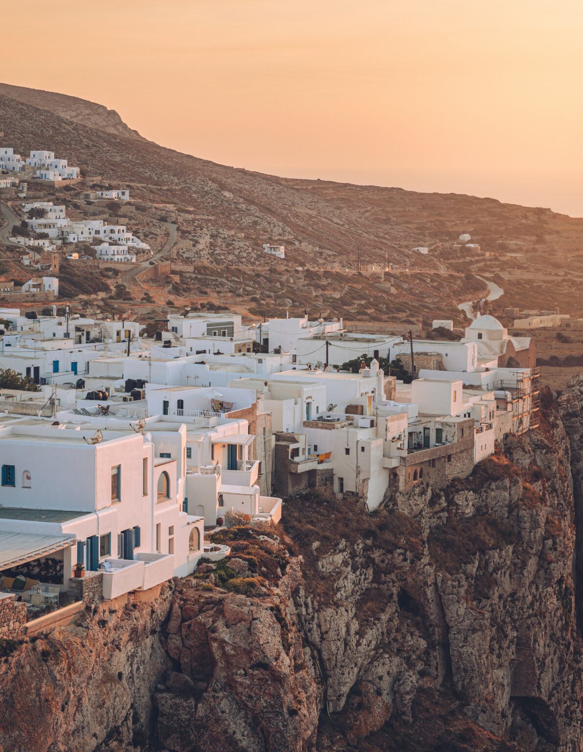 Οδηγός για τη Φολέγανδρο: Οι παραλίες, το φαγητό, η διαμονή | travel.gr