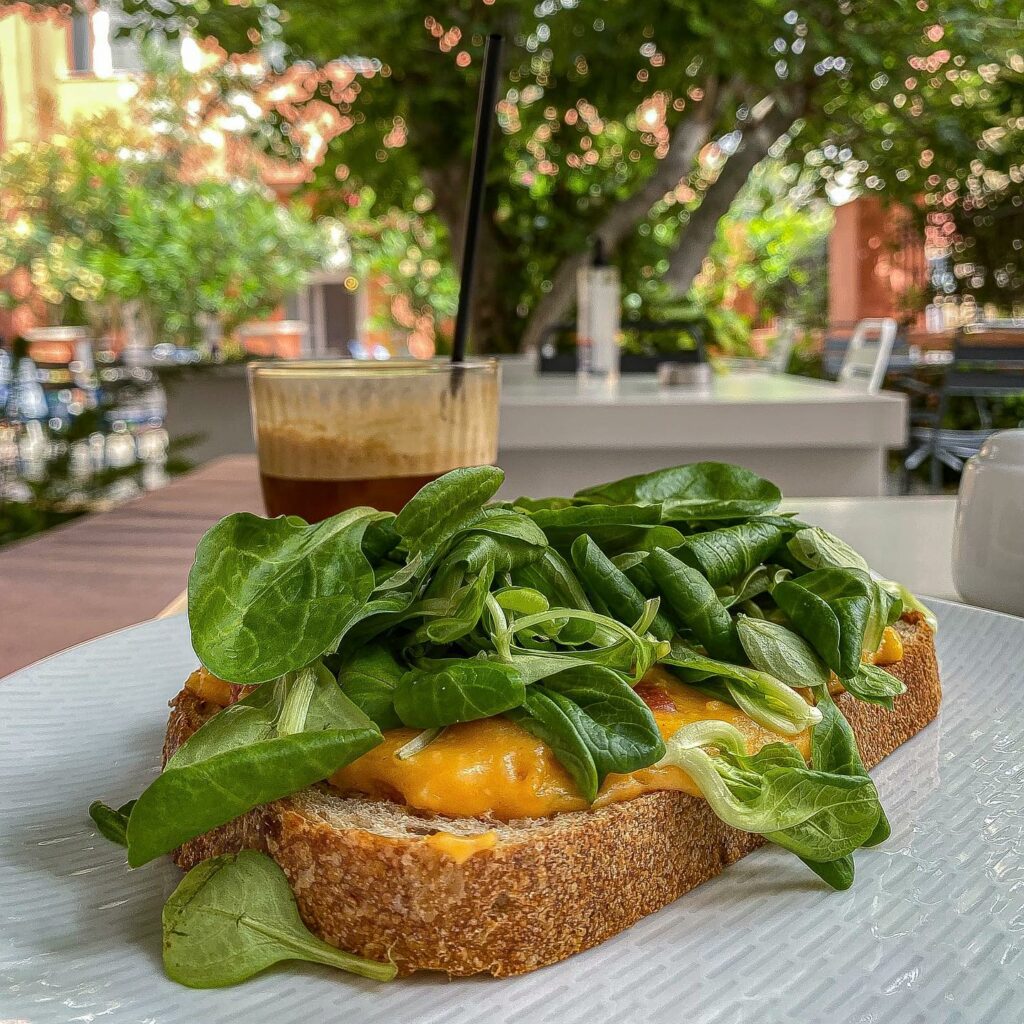 7+4 Must-Know Courtyard Cafés in Downtown Athens | Travel.gr/en