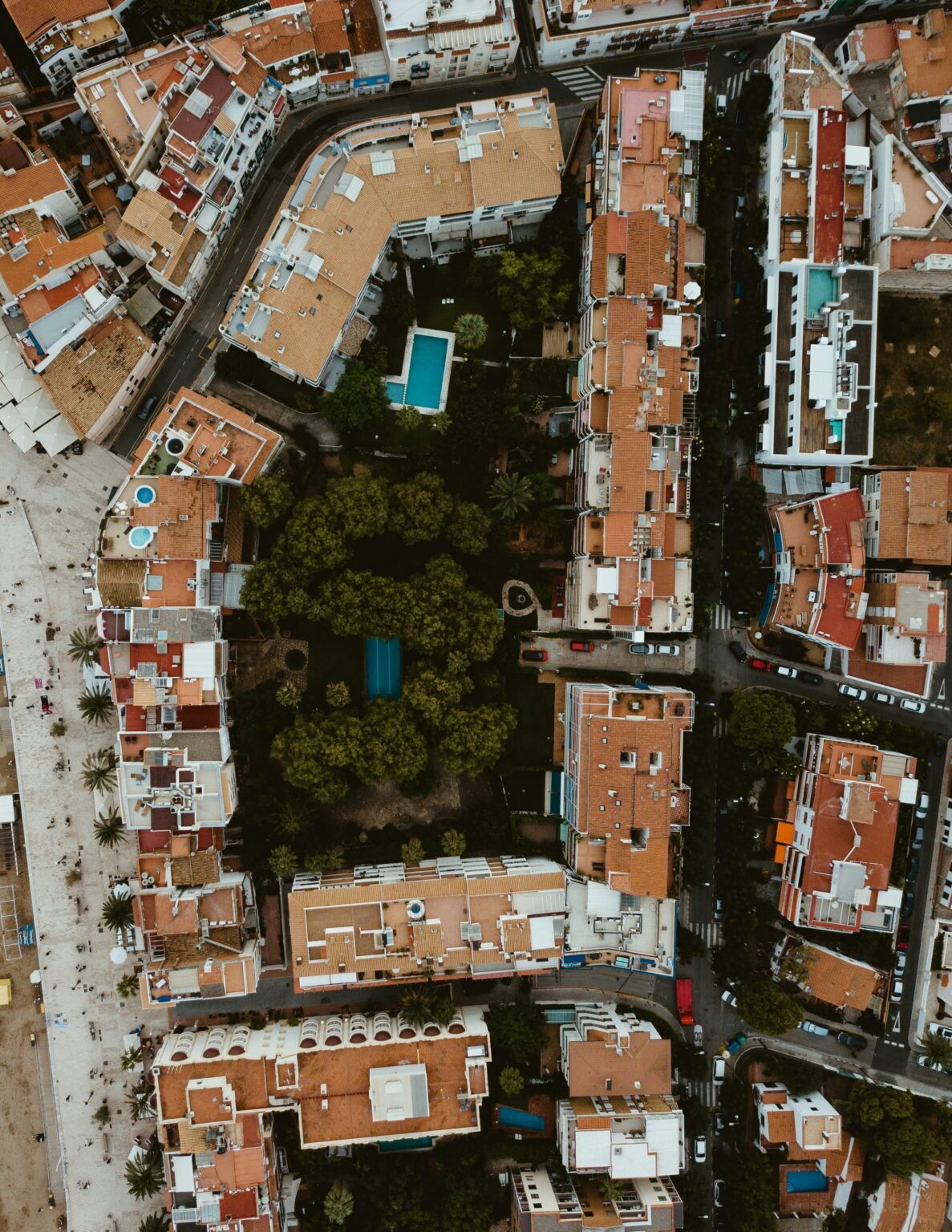Sitges: Η μεσογειακή πρωτεύουσα της διασκέδασης και της ελευθερίας