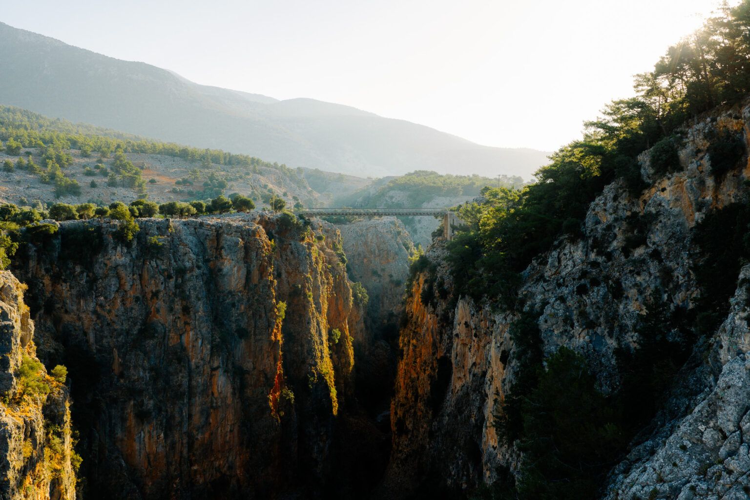 Σφακιά & Αράδαινα: Μια διαδρομή στην άγρια καρδιά της Κρήτης | travel.gr