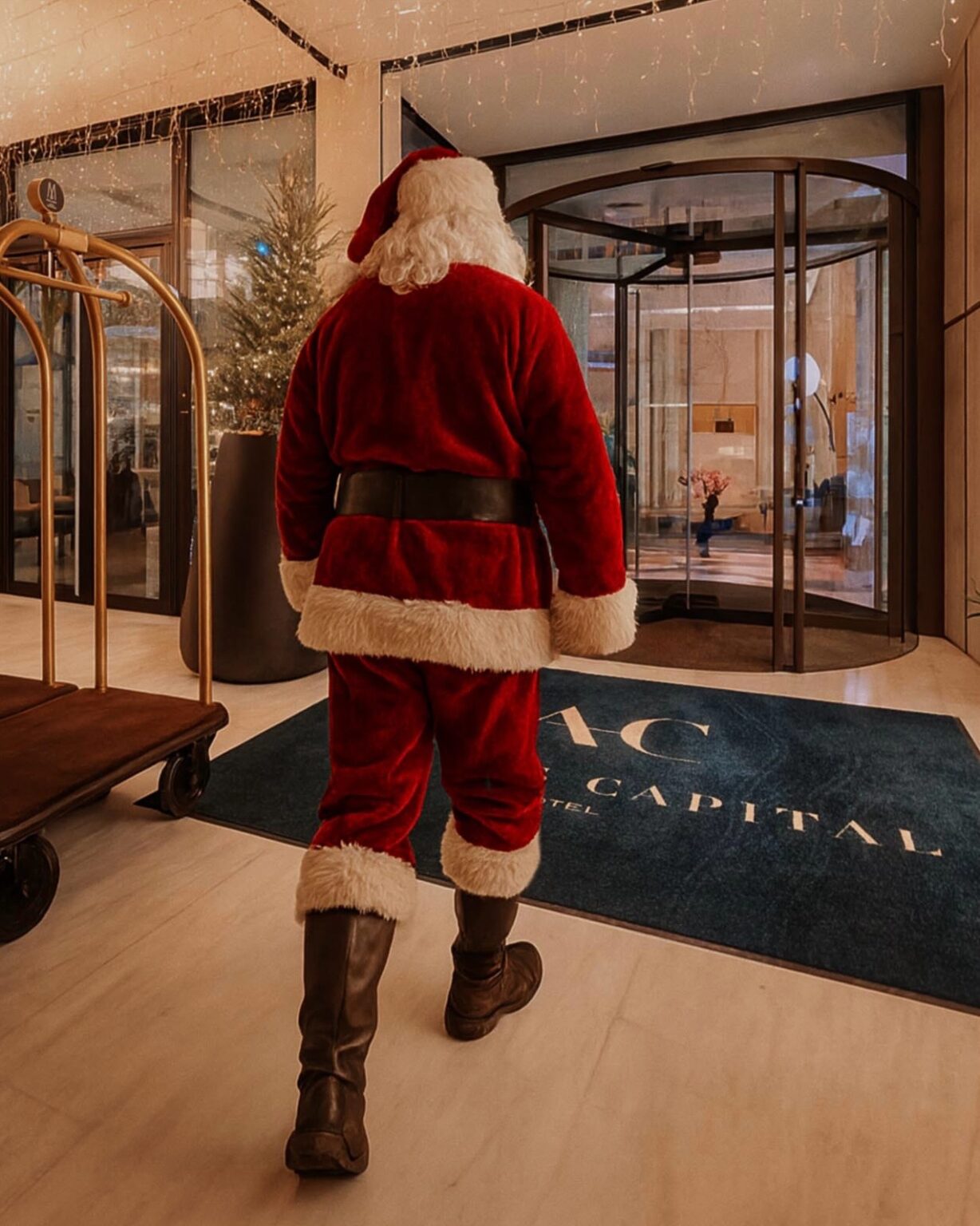 The 12 Athens Hotel Restaurants Everyone Is Booking for the New Year’s ...