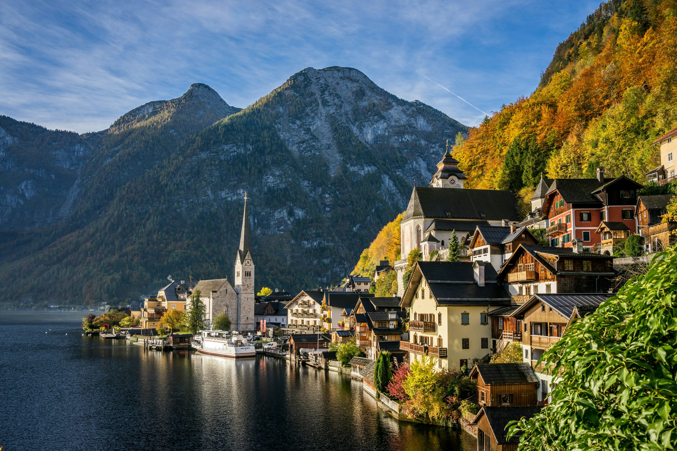 Hallstatt: Ένα παραλίμνιο χωριό της Αυστρίας με κινηματογραφική ομορφιά